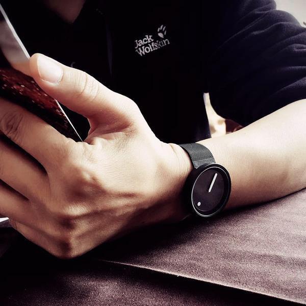 Stainless Steel Minimal Watch | Best Minimalist Watch – Gifts for Designers