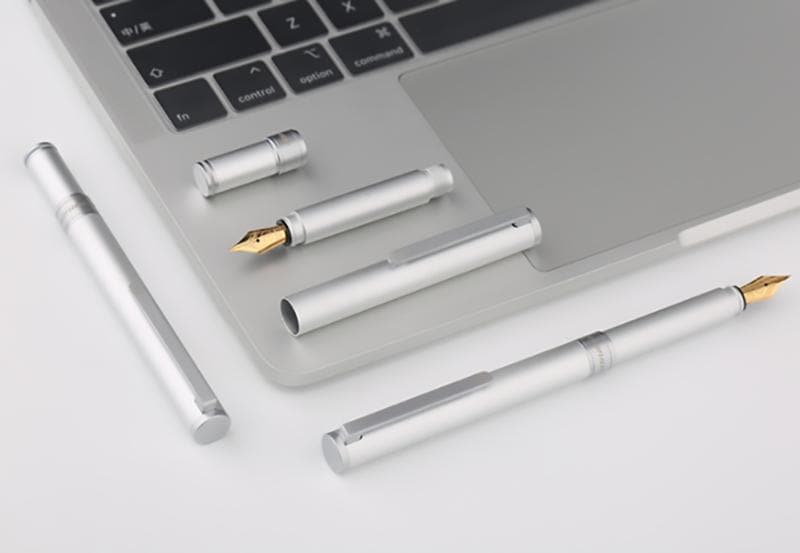 Minimalist Aluminum Modern Fountain Pen – Gifts for Designers